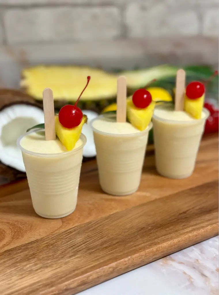 Limber de Piña Colada (Piña Colada Ice Pops) - Made with Sazón